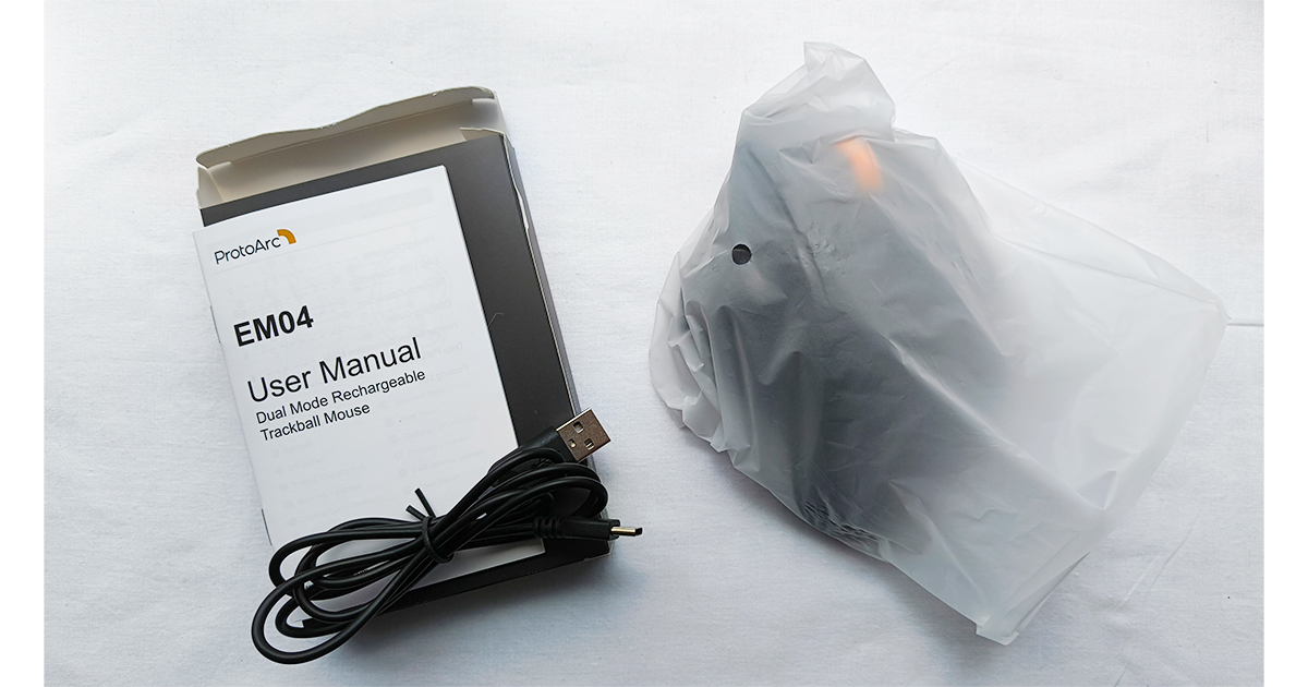 【画像あり】ProtoArc EM04 徹底レビュー コスパ抜群で初めてのトラックボールマウスにおすすめ！初心者はこれを選べば間違いなし！ | PINTOKURU ぴんとくる